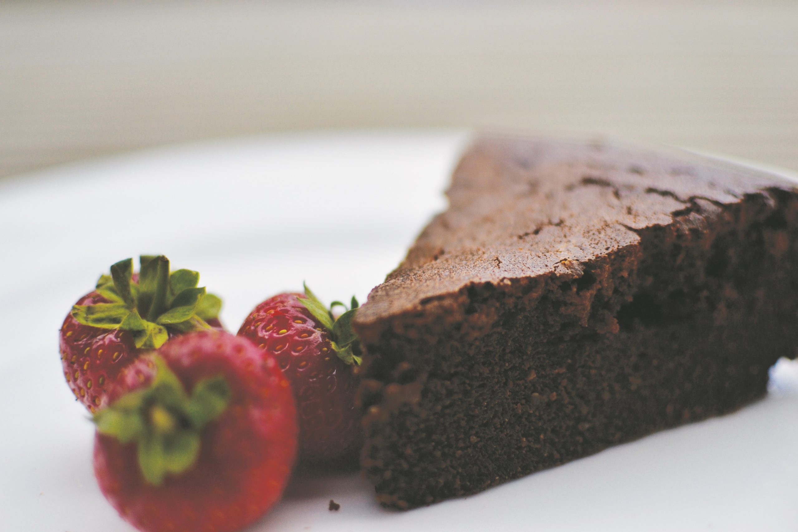 Dark Chocolate and Almond Cake - Fitter Food - Fitter Food